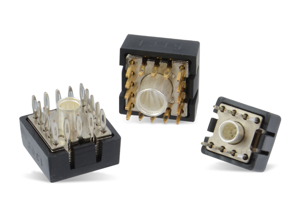 RADSOK® PowerBlok™ Power-to-Board Connectors - Amphenol Industrial | Mouser